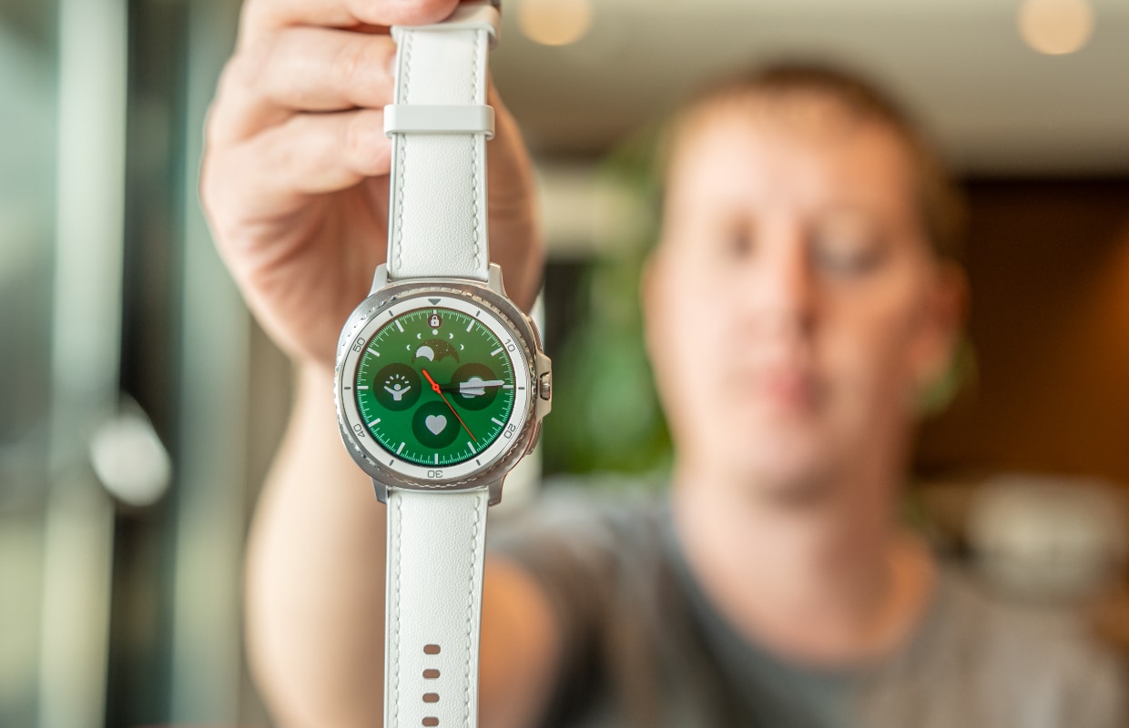 Samsung Galaxy Watch 8 (Classic) review: stijlvolle, maar bescheiden ...